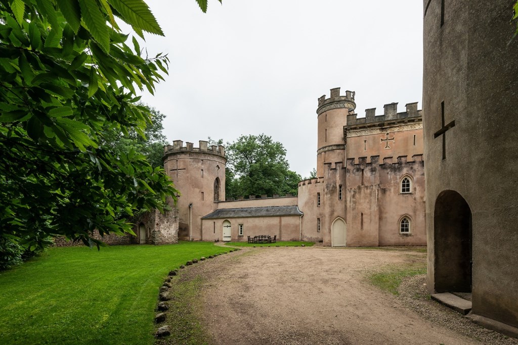 Clytha Castle